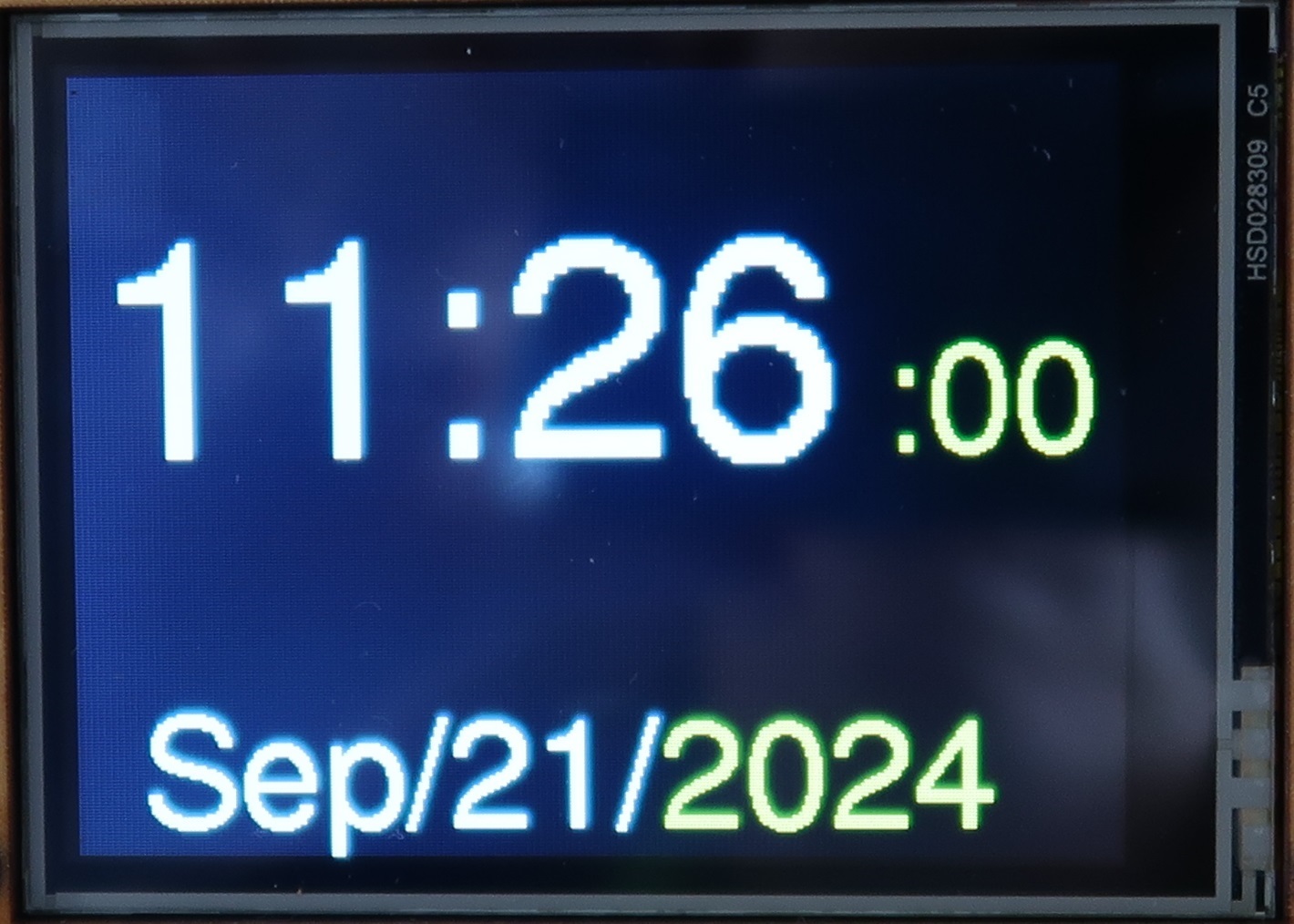 Esp32でwifi接続する、 Esp32でudp通信によりリモコン制御の送受信、 Esp32でili9341ﾃﾞｨｽﾌﾟﾚｲ表示、 Esp32で時計表示 時刻はntpサーバーから受信